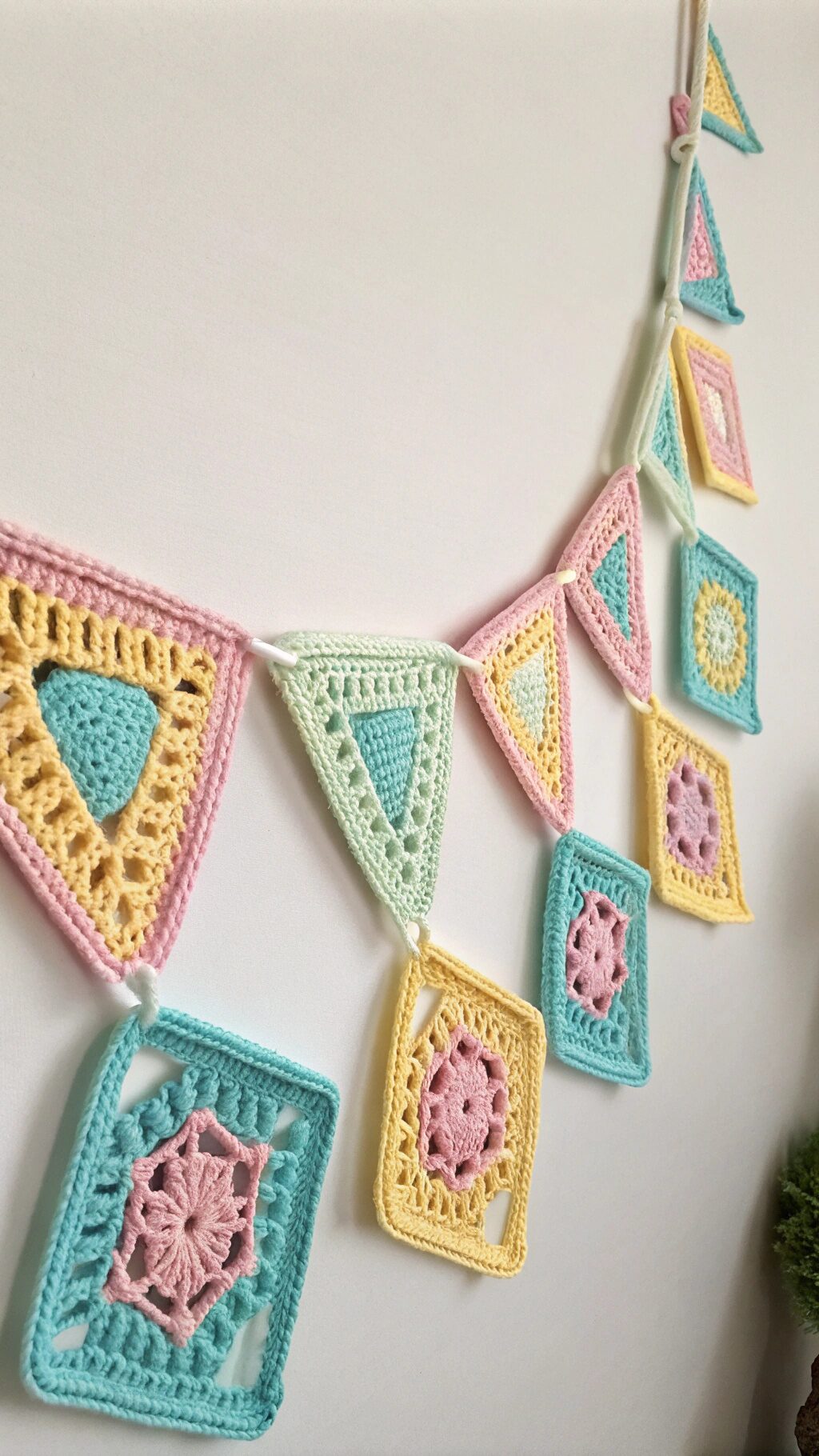 20 Latest Crochet Garland Ideas To Try In 2025! - Ask Bart